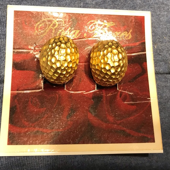 rosa flose | Jewelry | Rosa Floes Clip On Made In Usa Vintage | Poshmark